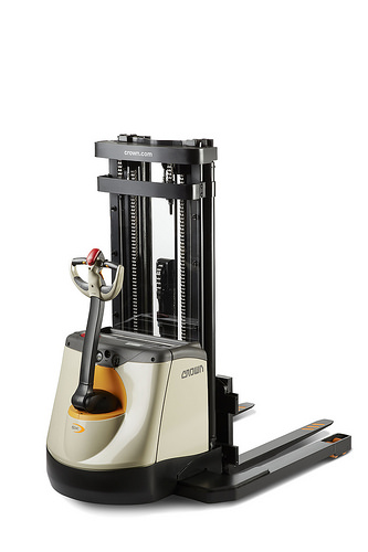 Crown SX 3000-30 TL-3236 walkie stacker specs & dimensions (2012 - 2022 ...