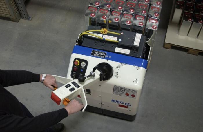 Miag EGU 25 XE 3 pallet jacks specs & dimensions (2005 - 2019 ...