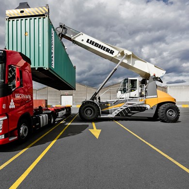 Liebherr LRS 545 Litronic reach stacker specs & dimensions (2016 - 2025 ...