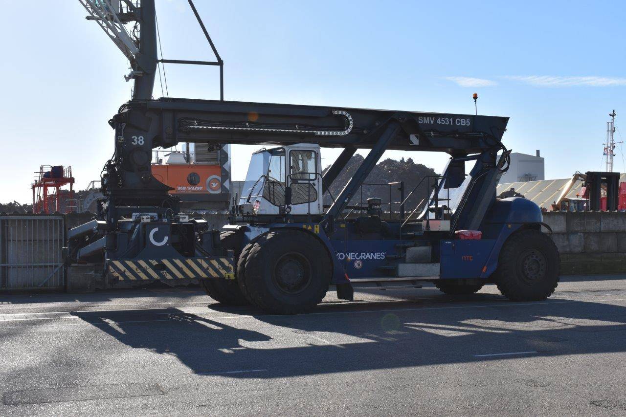 Konecranes SMV 4531 CB 5 reach stacker specs & dimensions [(year-year ...