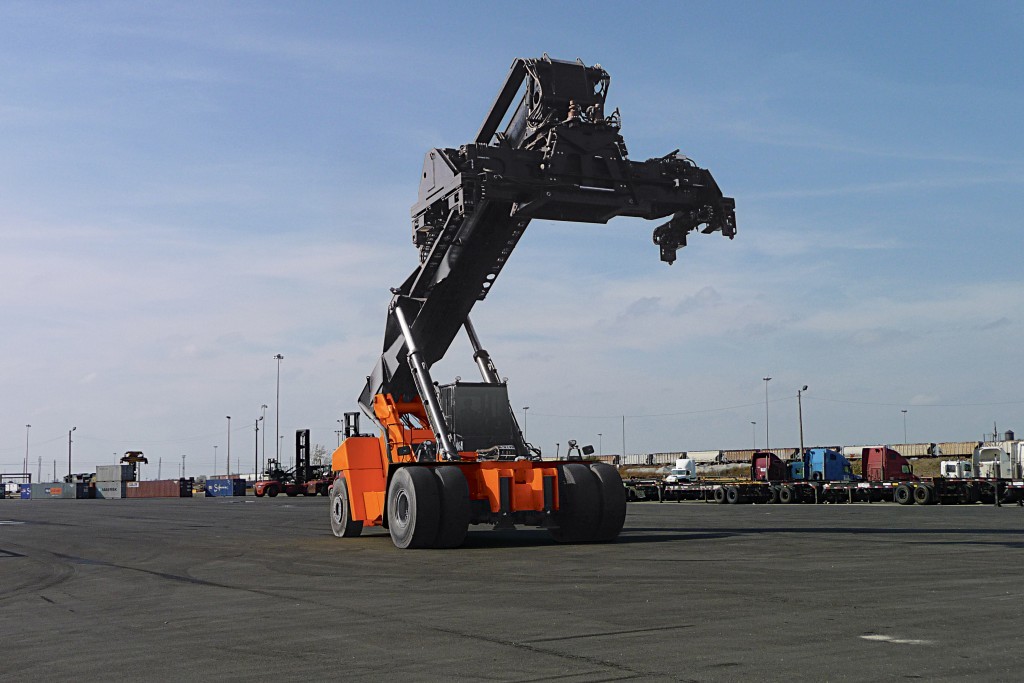 Toyota THD9900-R85 reach stacker specs [(year-year)] | LECTURA Specs