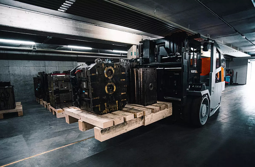 Hubtex RoxX reach truck specs & dimensions (2021 - 2025) | LECTURA Specs