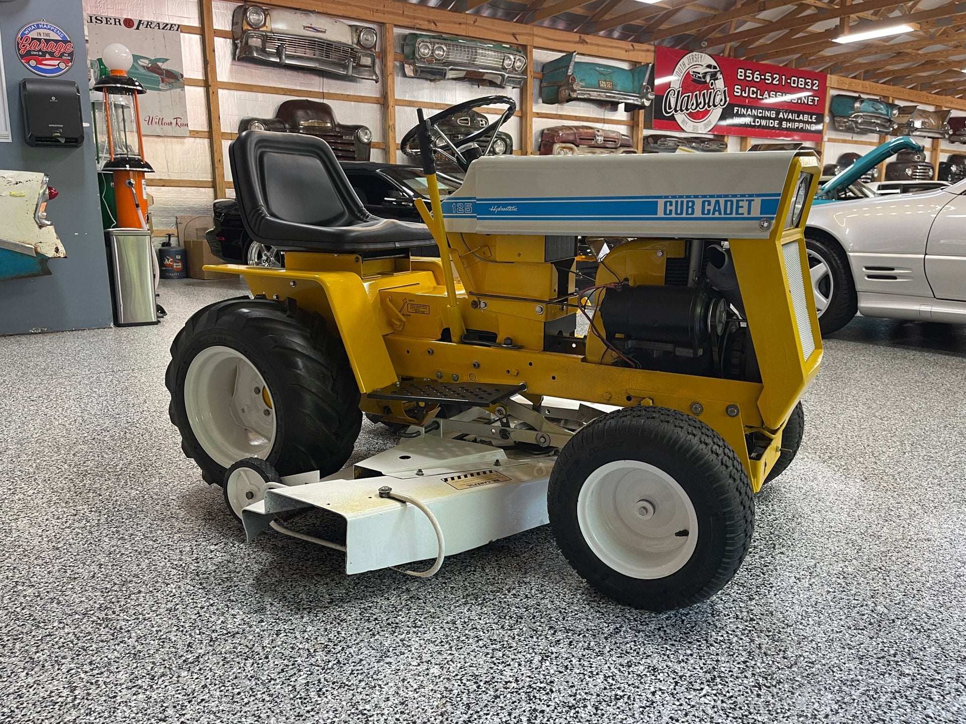 Cub Cadet 125 Lawn Tractor & dimensions (1967 - 1969) Specifications ...