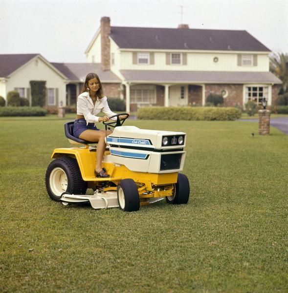 Cub Cadet 1650 Lawn Tractor (1974 - 1980) Specifications & Dimensions ...