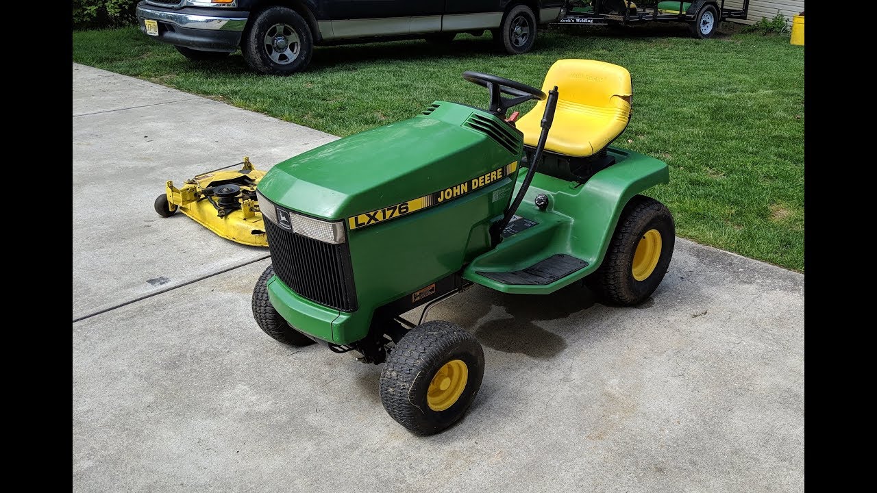 John Deere LX176 Lawn Tractor (1991 - 1998) Specifications & Dimensions ...