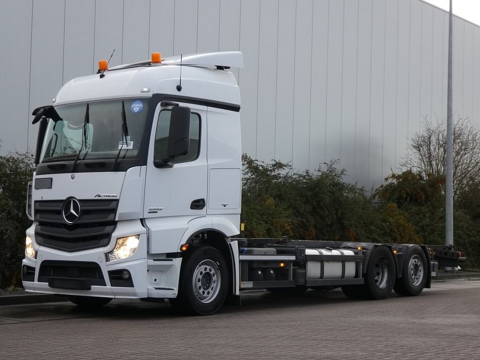 Mercedes-Benz Actros 2542 L 6x2 (2011 - 2025) Truck Specs & Dimensions ...