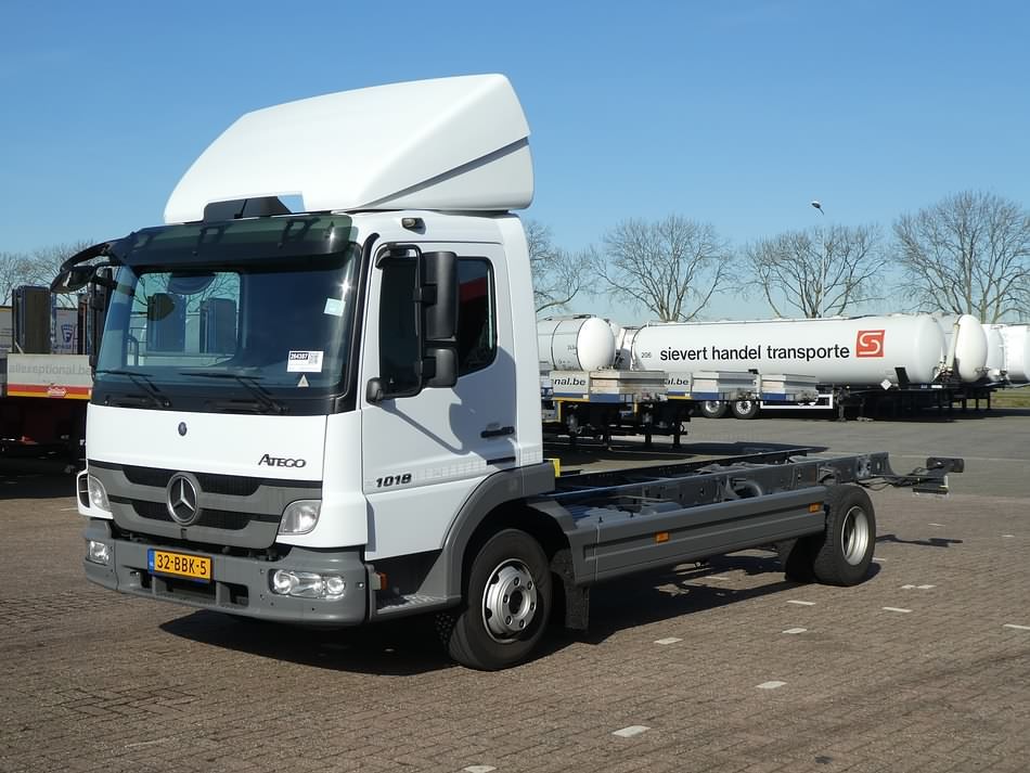 Mercedes-Benz Atego 1018 K 4x2 (2013 - 2025) Truck Specs | LECTURA Specs