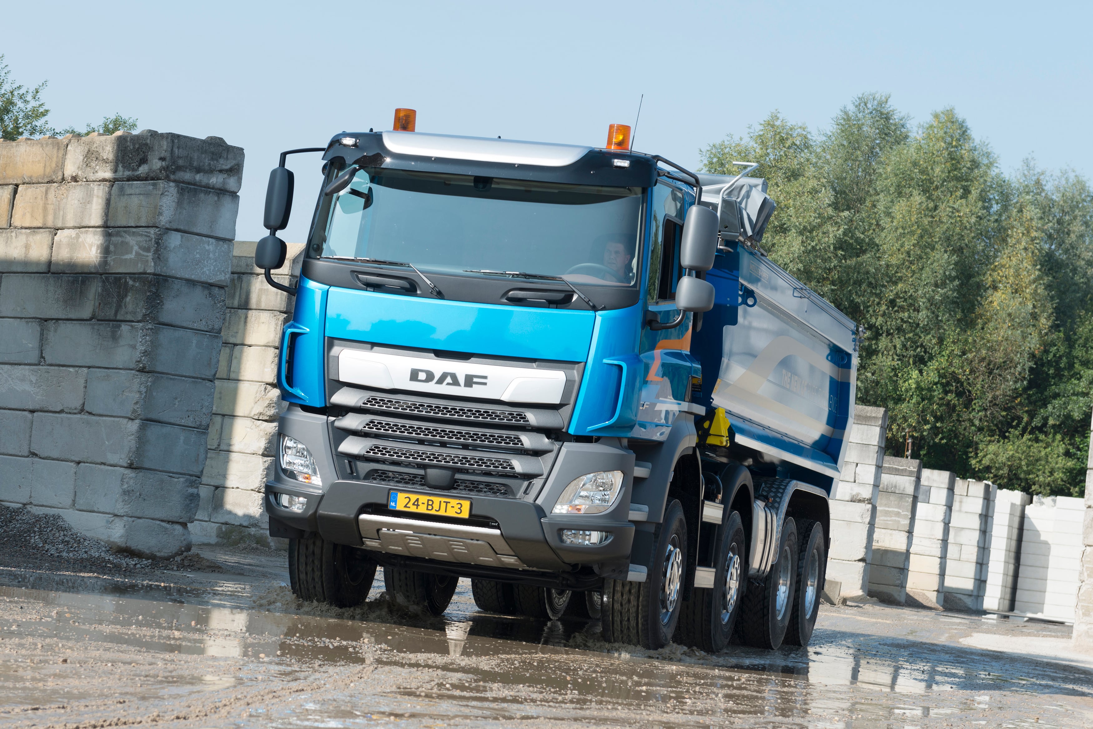 DAF CF 450 FAD DC (2017 - 2022) Truck Specs & Dimensions | LECTURA Specs