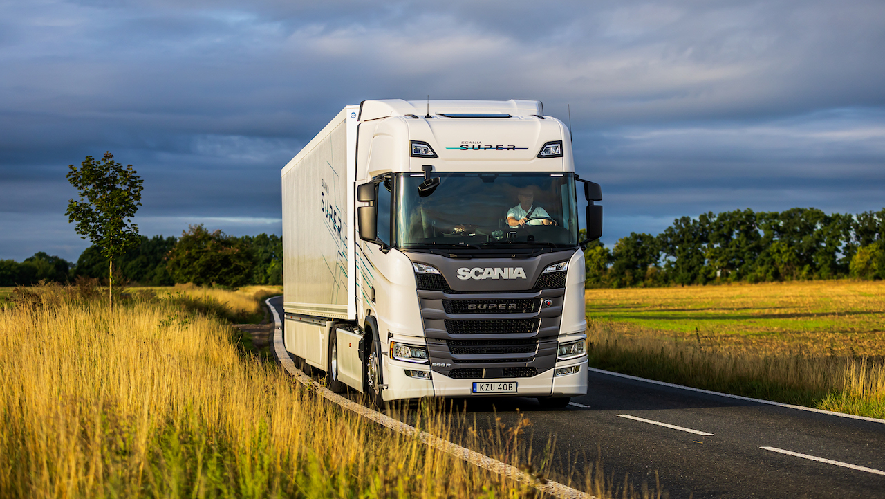 Scania R 560 8x4 (2004 - 2016) Truck Specs & Dimensions | LECTURA Specs