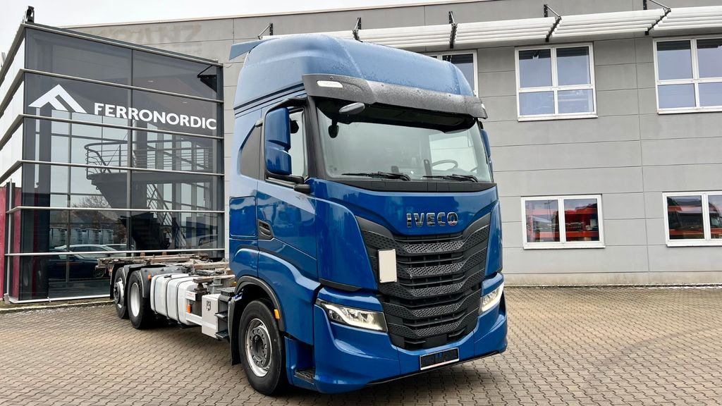 Iveco S-WAY AS260S42Y/FP GV (2022 - 2025) Truck Specs & Dimensions ...