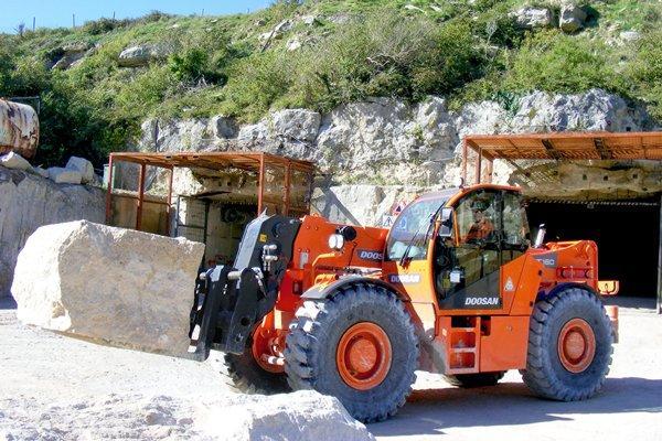 Doosan DT160 telehandler specs & dimensions (2011 - 2019) | LECTURA Specs