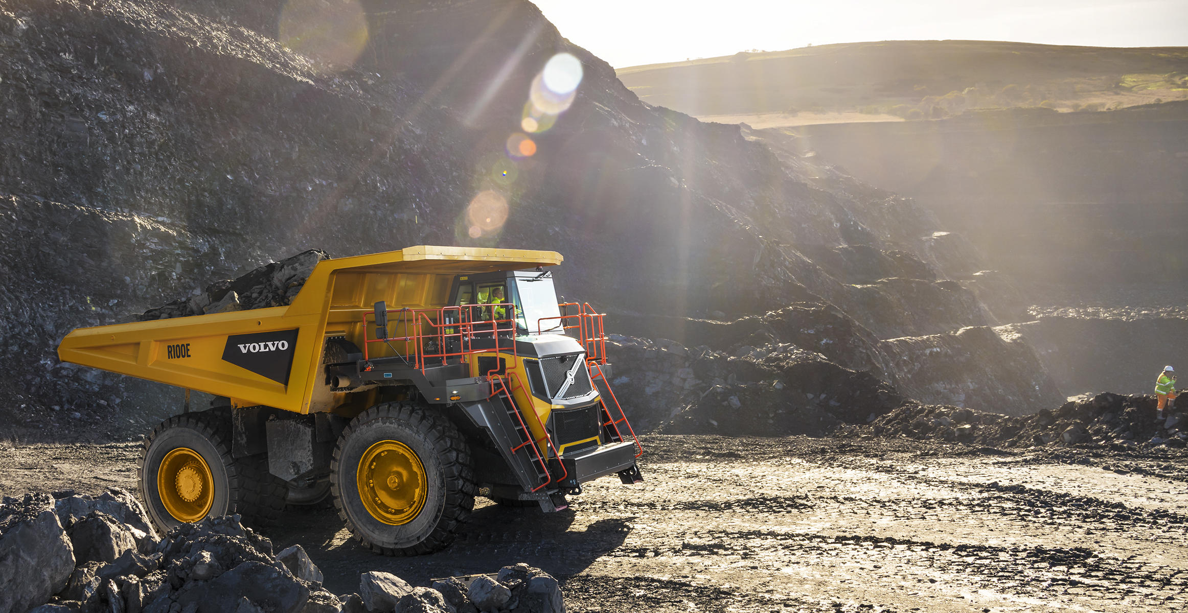 Volvo R100E Specifications & Technical Data (2018-2025) | LECTURA Specs