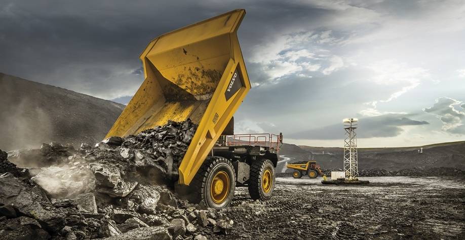 Volvo R100 Specifications & Technical Data (2021-2025) | LECTURA Specs