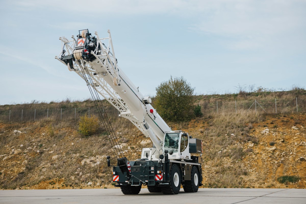 Liebherr LRT 1100-2.1 crane - load chart, specs & dimensions (2016 ...
