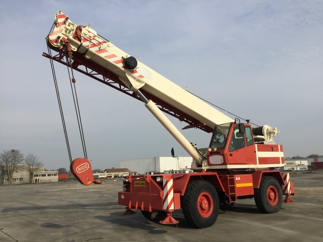 RIGO RT 400 (4x4x4) crane - load chart, specs & dimensions (2006 - 2006 ...