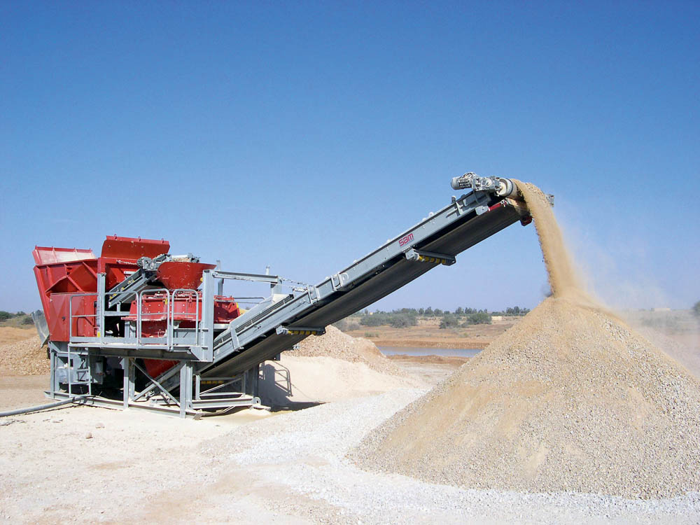 SBM V8 SEMI Specifications & Technical Data (2024-2025) | LECTURA Specs