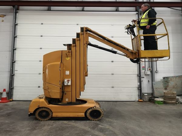 Manlift-Toucan Toucan 1100 Specs & Dimensions (2003 - 2004) | Single ...