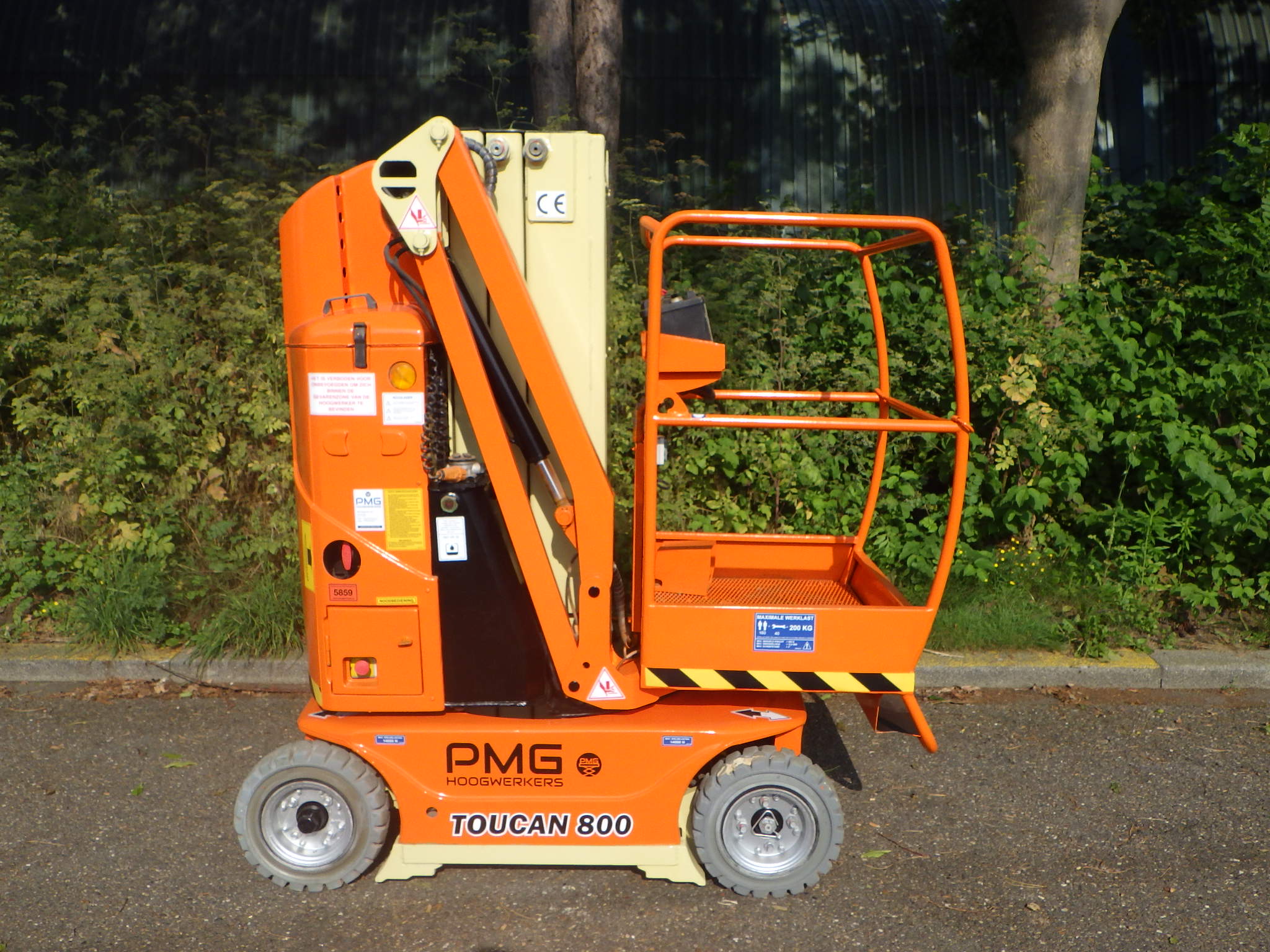 Manlift-Toucan Toucan 800 A Specs & Dimensions (2003 - 2004) | Single ...