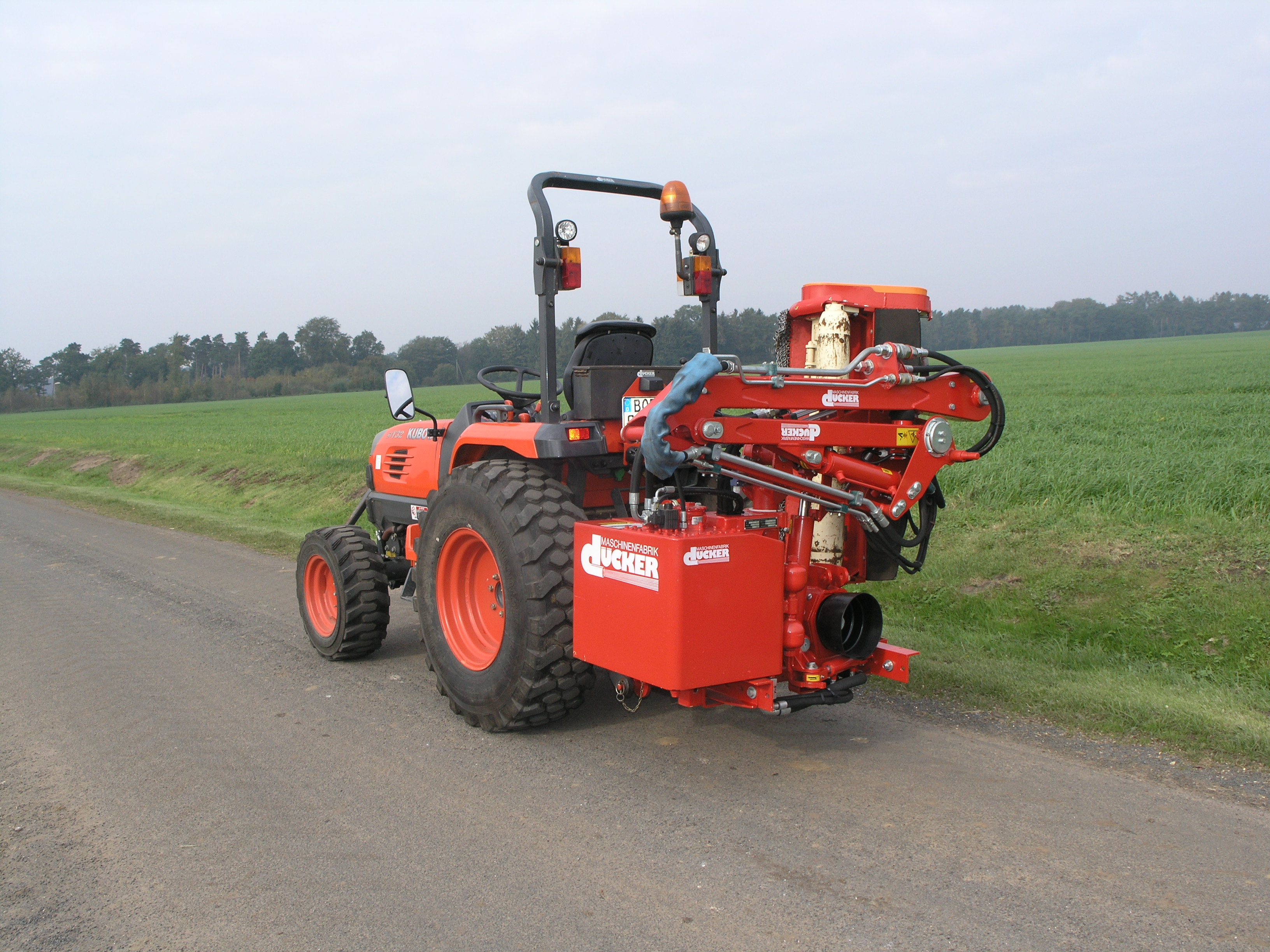 Dücker KBM 350 TMK 10 Specifications & Technical Data (2002-2025 ...