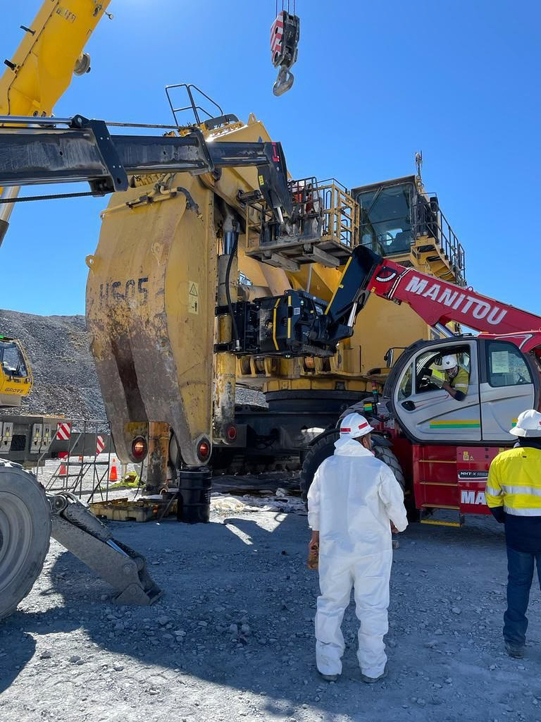 Manitou MHT-X 11250 Mining telehandler specs & dimensions (2022 - 2025 ...