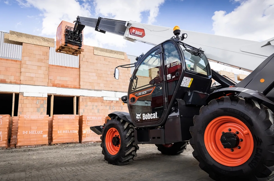 Bobcat T35.130S 100 V telehandler specs & dimensions (2021 - 2025 ...