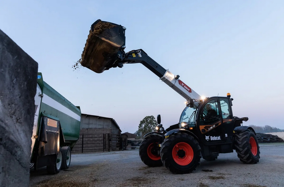 Bobcat TL35.70 100 V telehandler specs & dimensions (2021 - 2025) | LECTURA Specs