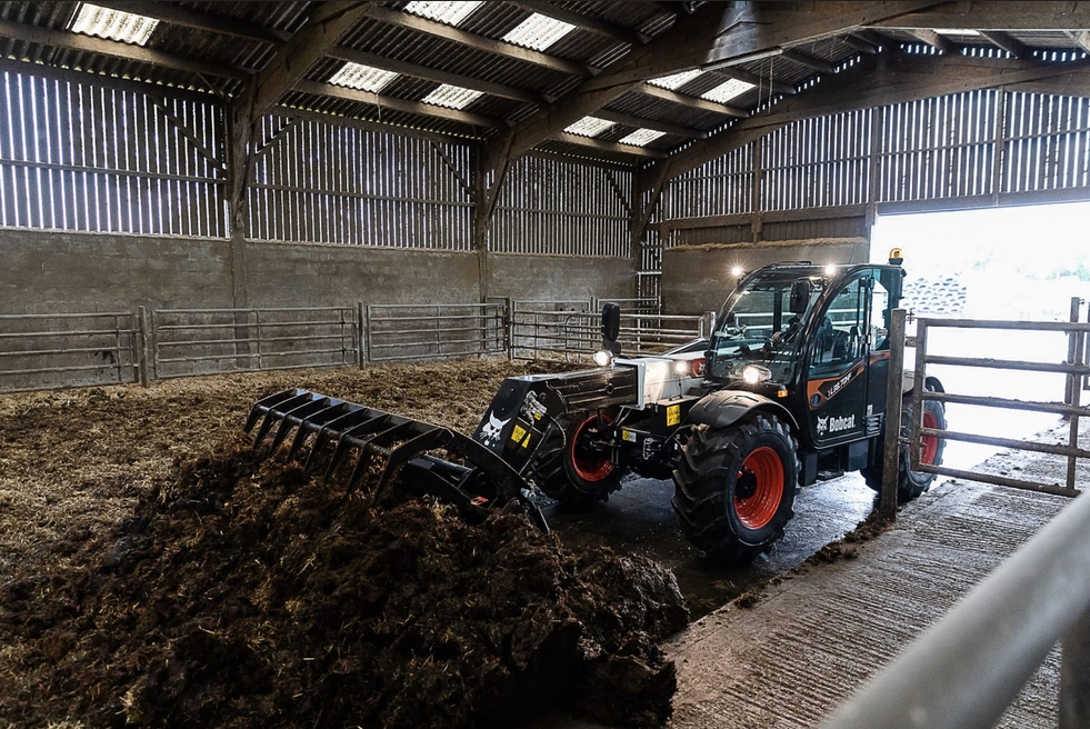 Bobcat TL38.70HF 135 V telehandler specs & dimensions (2021 - 2025 ...