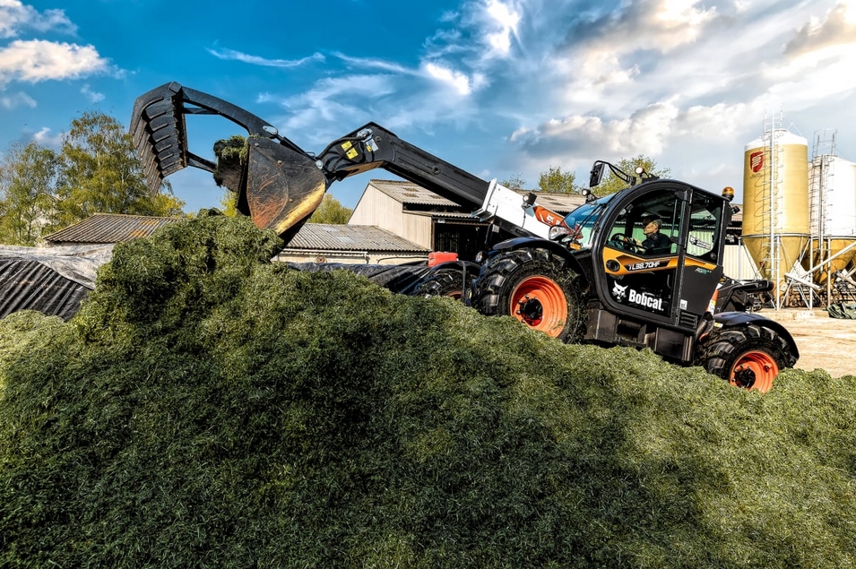 Bobcat TL38.70HF 135 V telehandler specs & dimensions (2021 - 2025 ...