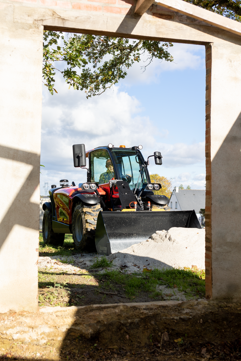 Manitou ULM 412 H telehandler specs & dimensions (2022 - 2025 ...