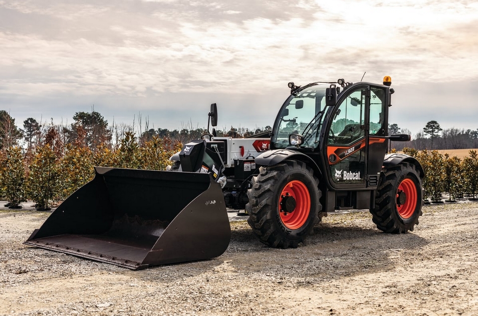 Bobcat VersaHANDLER V923 telehandler specs & dimensions (2022 - 2025 ...