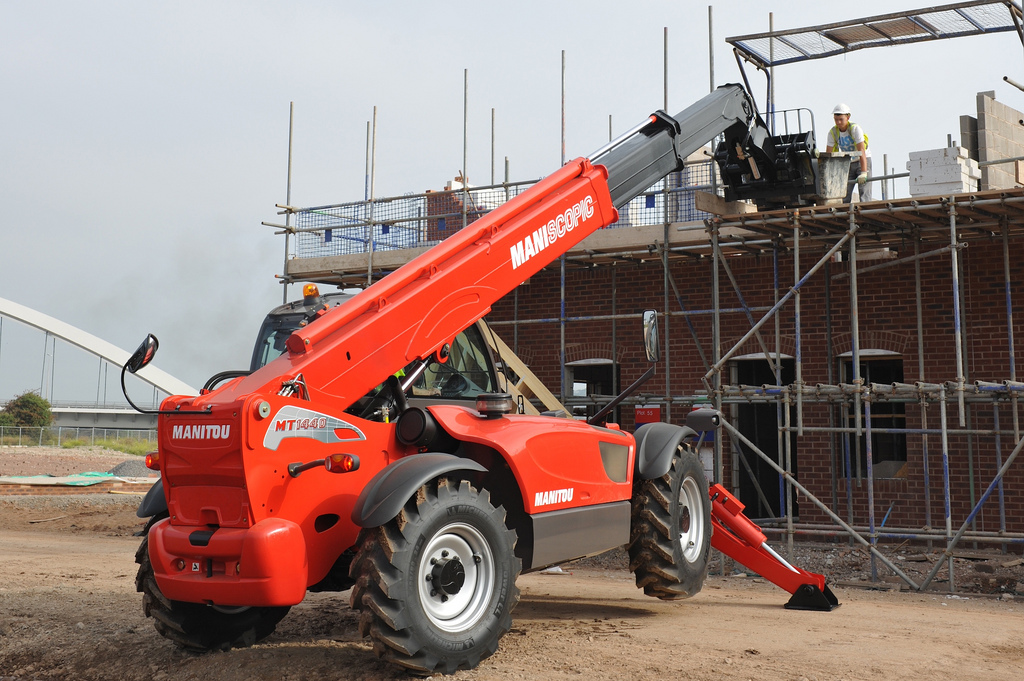 Manitou MT 1440 easy telehandler specs & dimensions (2017 - 2020 ...
