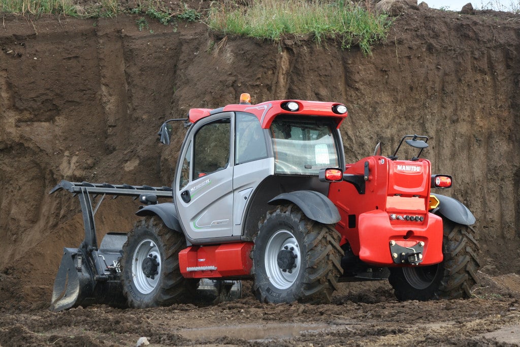 Manitou MLT 840-145 PS telehandler specs & dimensions (2017 - 2020 ...