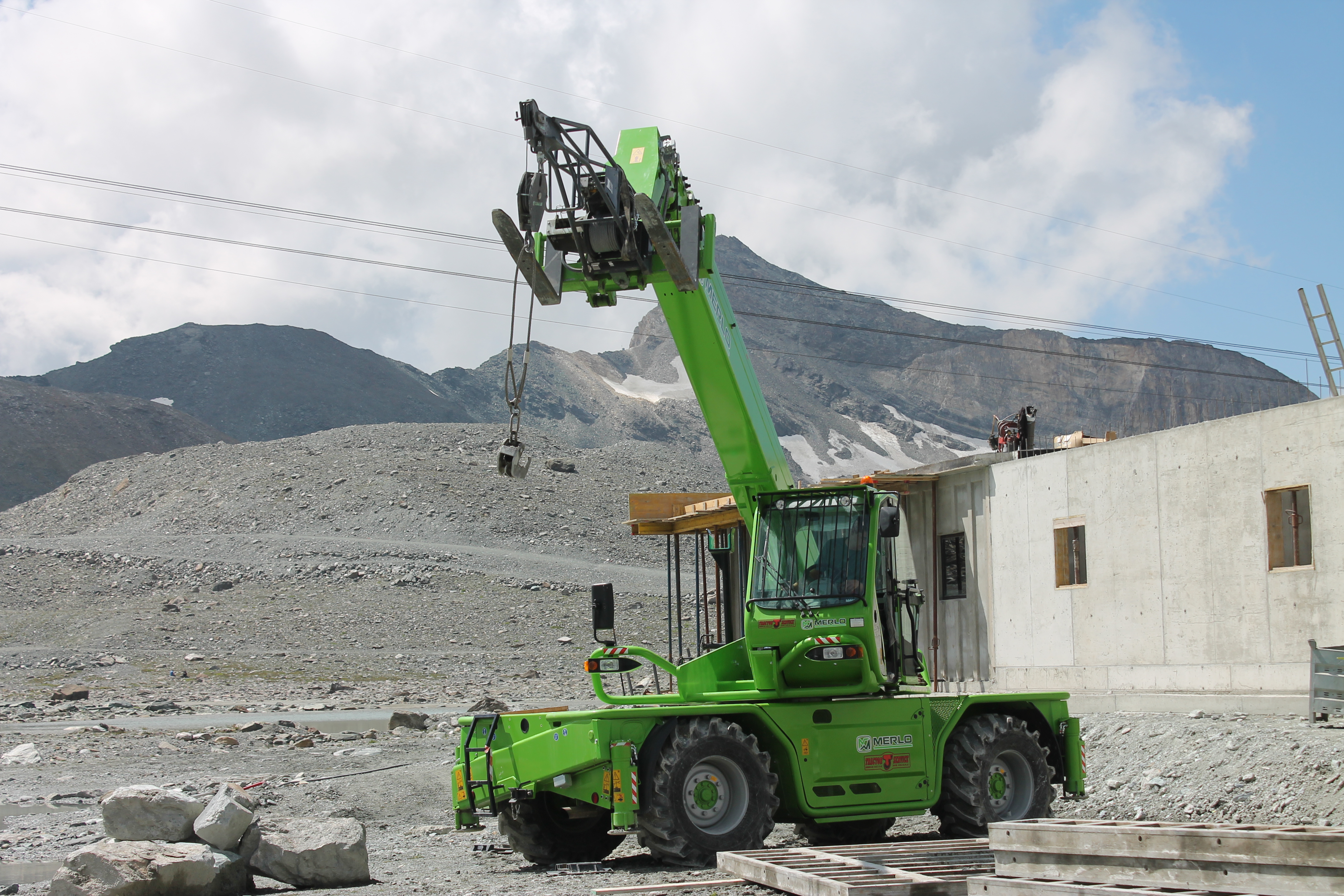 Merlo Roto 45.21 MCSS rotating telehandler specs & dimensions (2016 ...