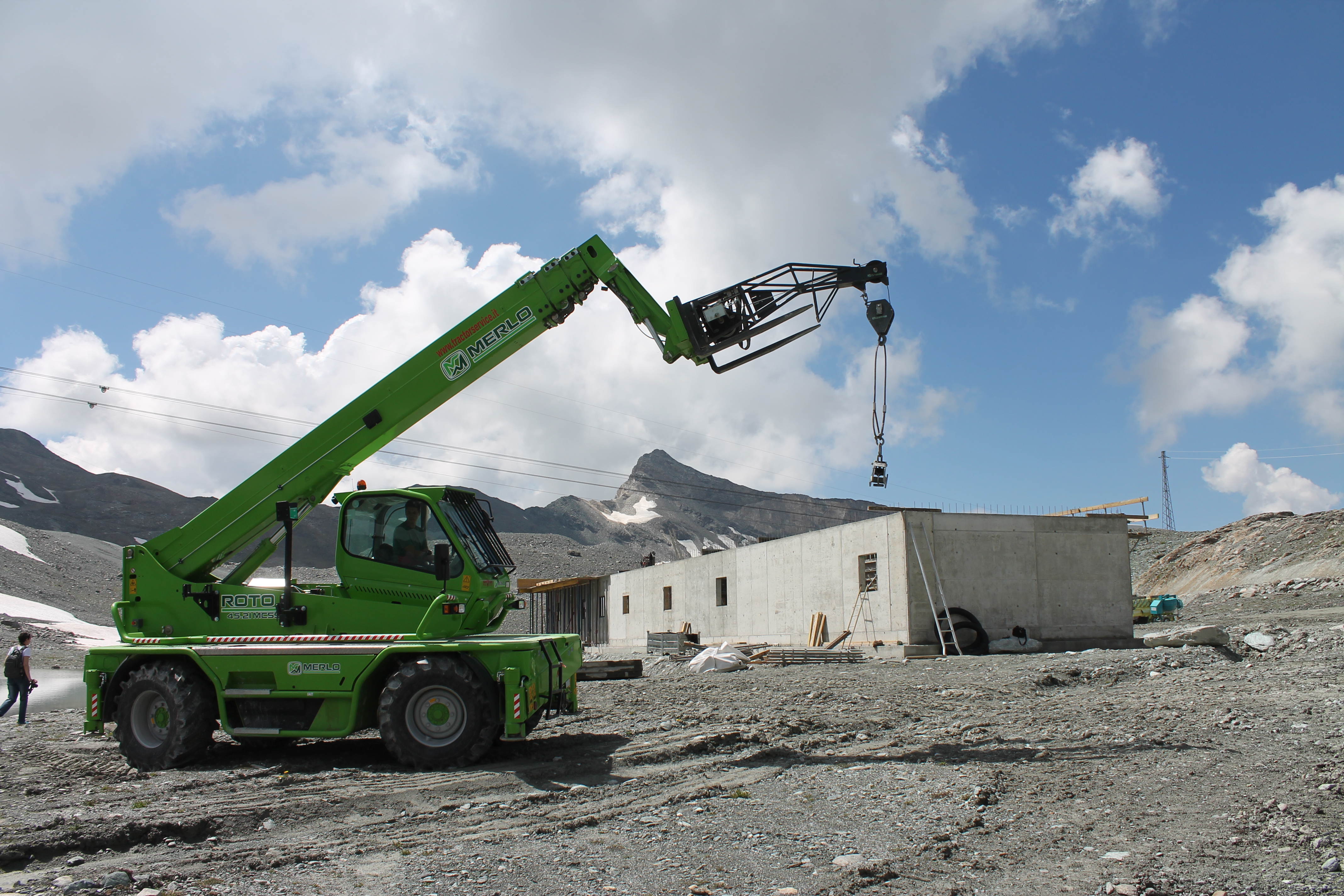 Merlo Roto 45.21 MCSS rotating telehandler specs & dimensions (2016 ...