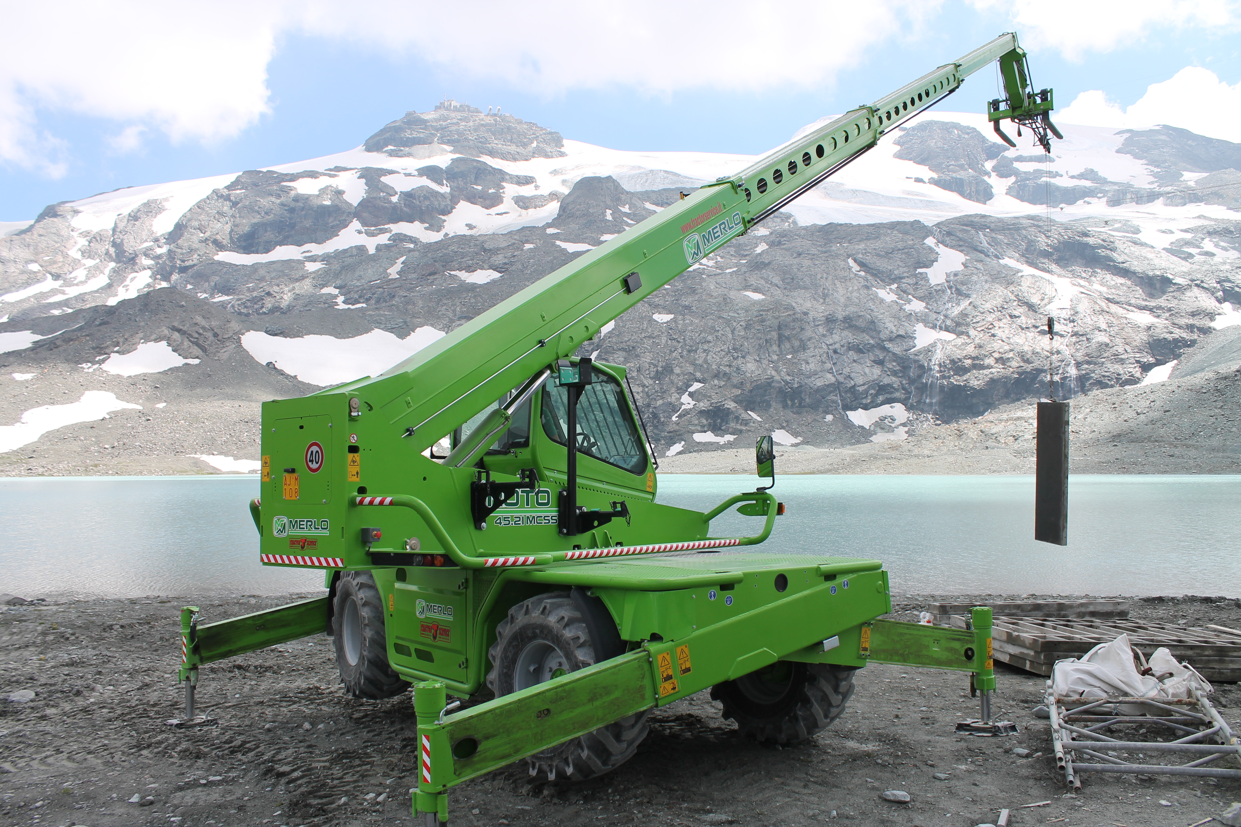 Merlo Roto 45.21 MCSS rotating telehandler specs & dimensions (2016 ...