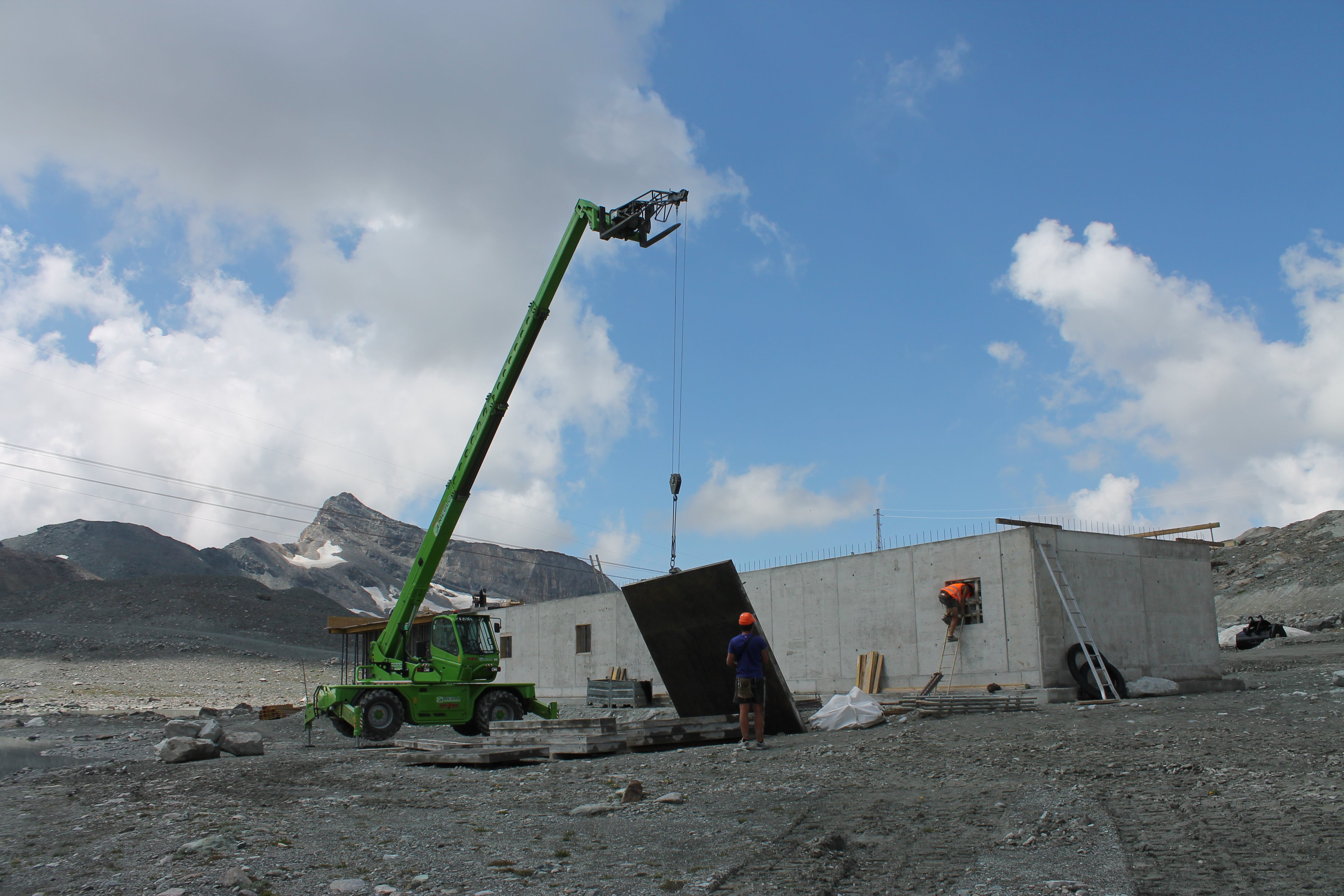 Merlo Roto 45.21 MCSS rotating telehandler specs & dimensions (2016 ...