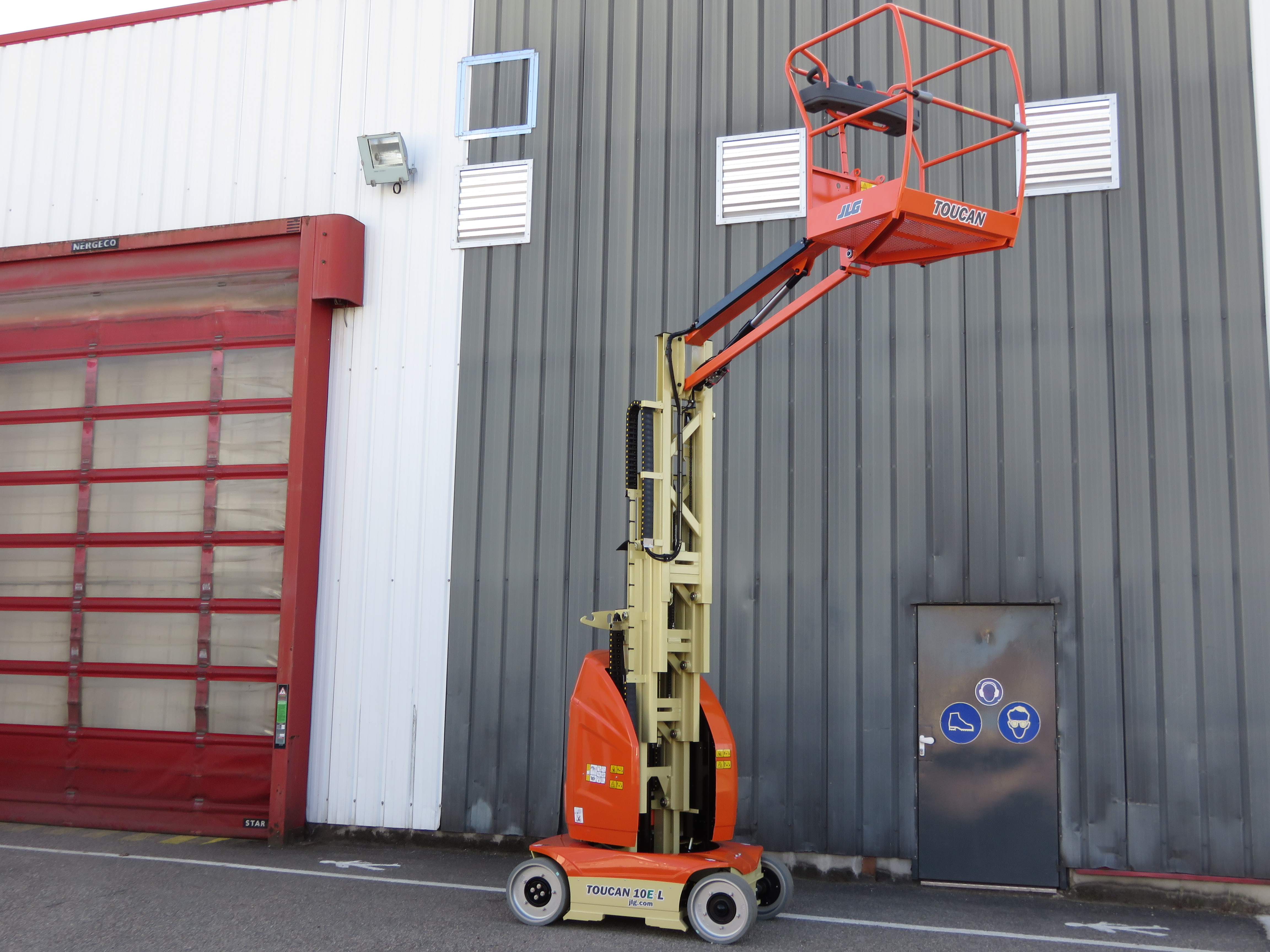 JLG-Toucan Toucan 10E-L Specs & Dimensions (2016 - 2025) | Single ...