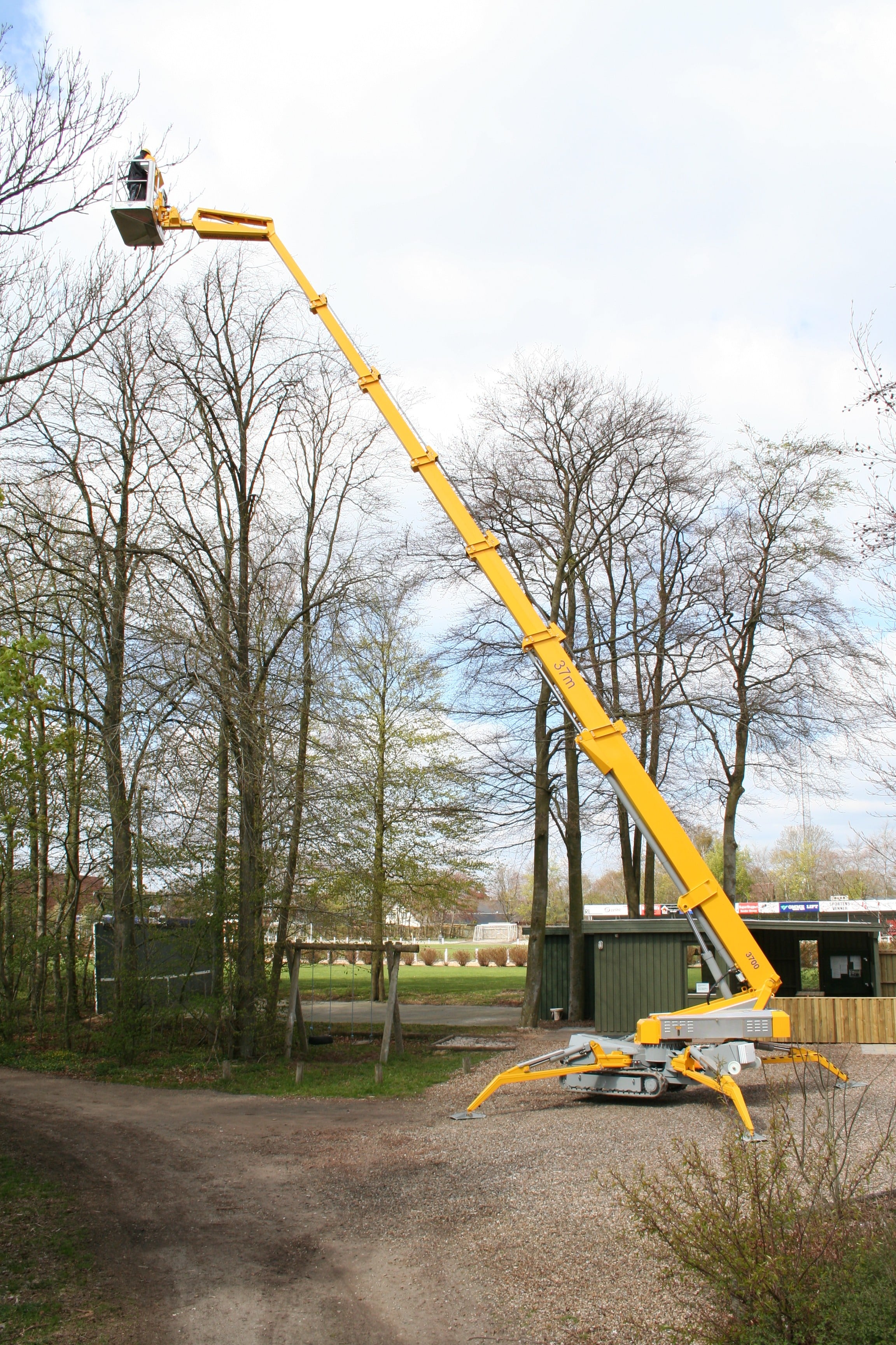 OMMELIFT Omme 3700RBDJ Specs & Dimensions (2010 - 2017) | Crawler ...