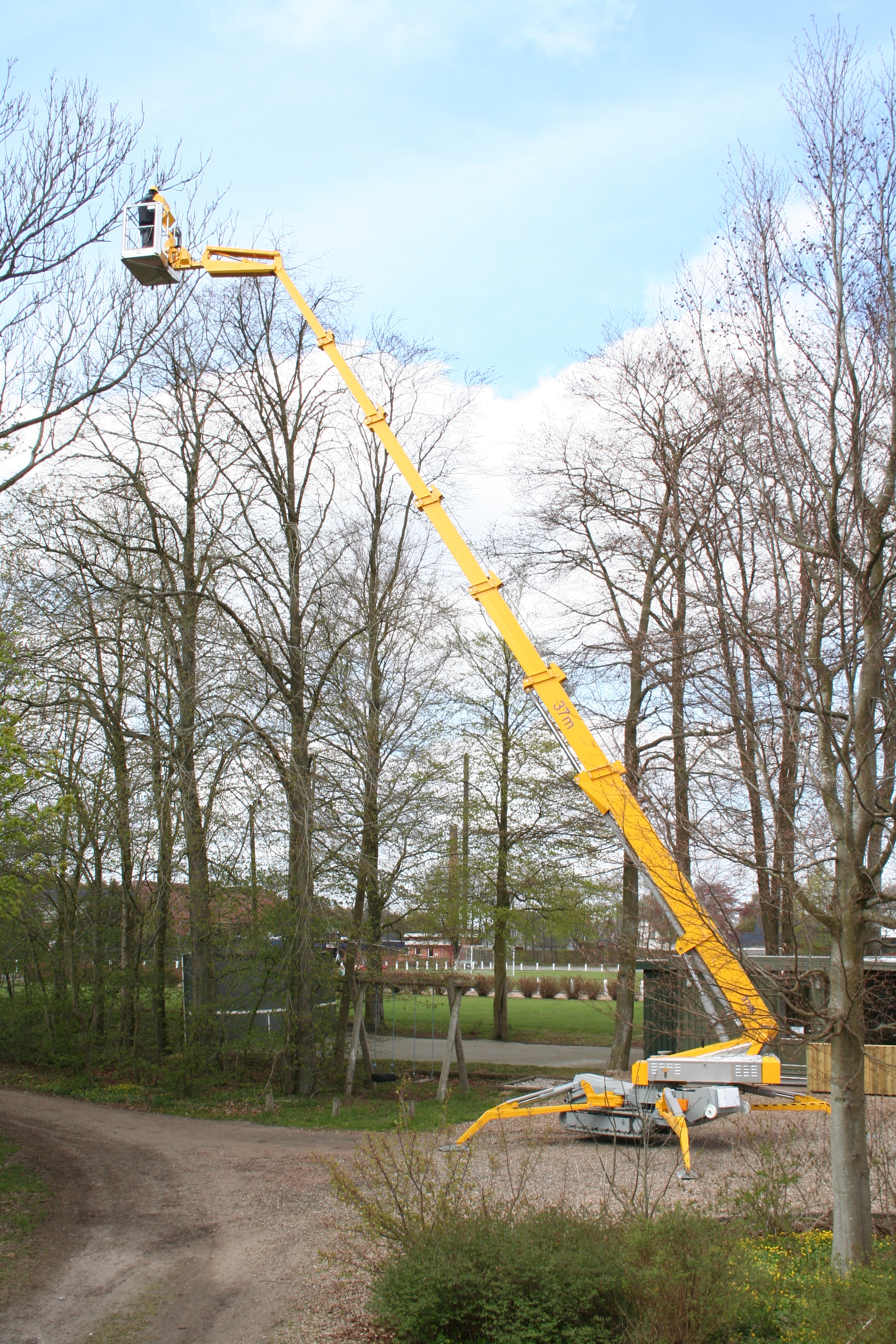 OMMELIFT Omme 3700RBDJ Specs & Dimensions (2010 - 2017) | Crawler ...