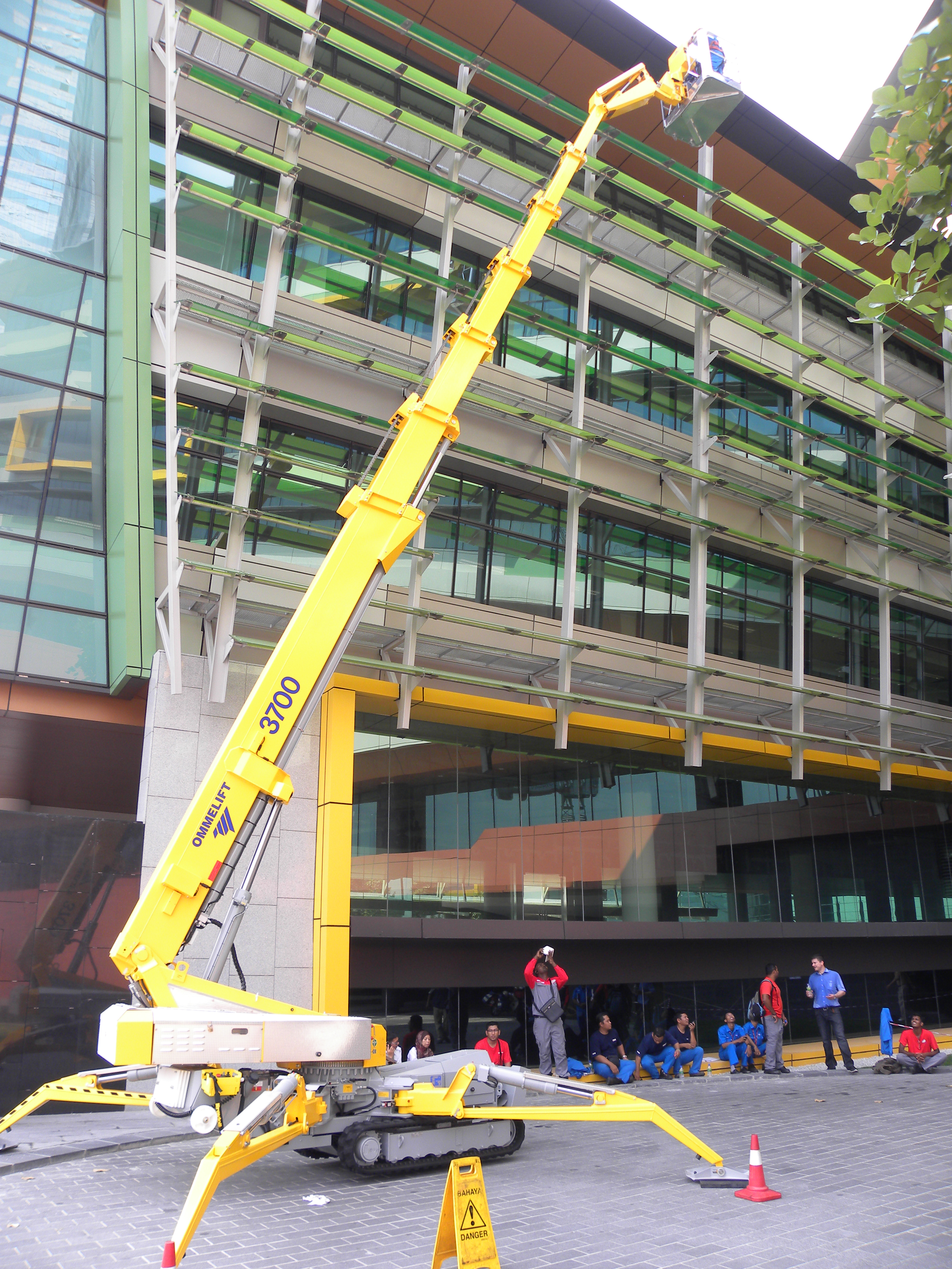 OMMELIFT Omme 3700RBDJ Specs & Dimensions (2010 - 2017) | Crawler ...