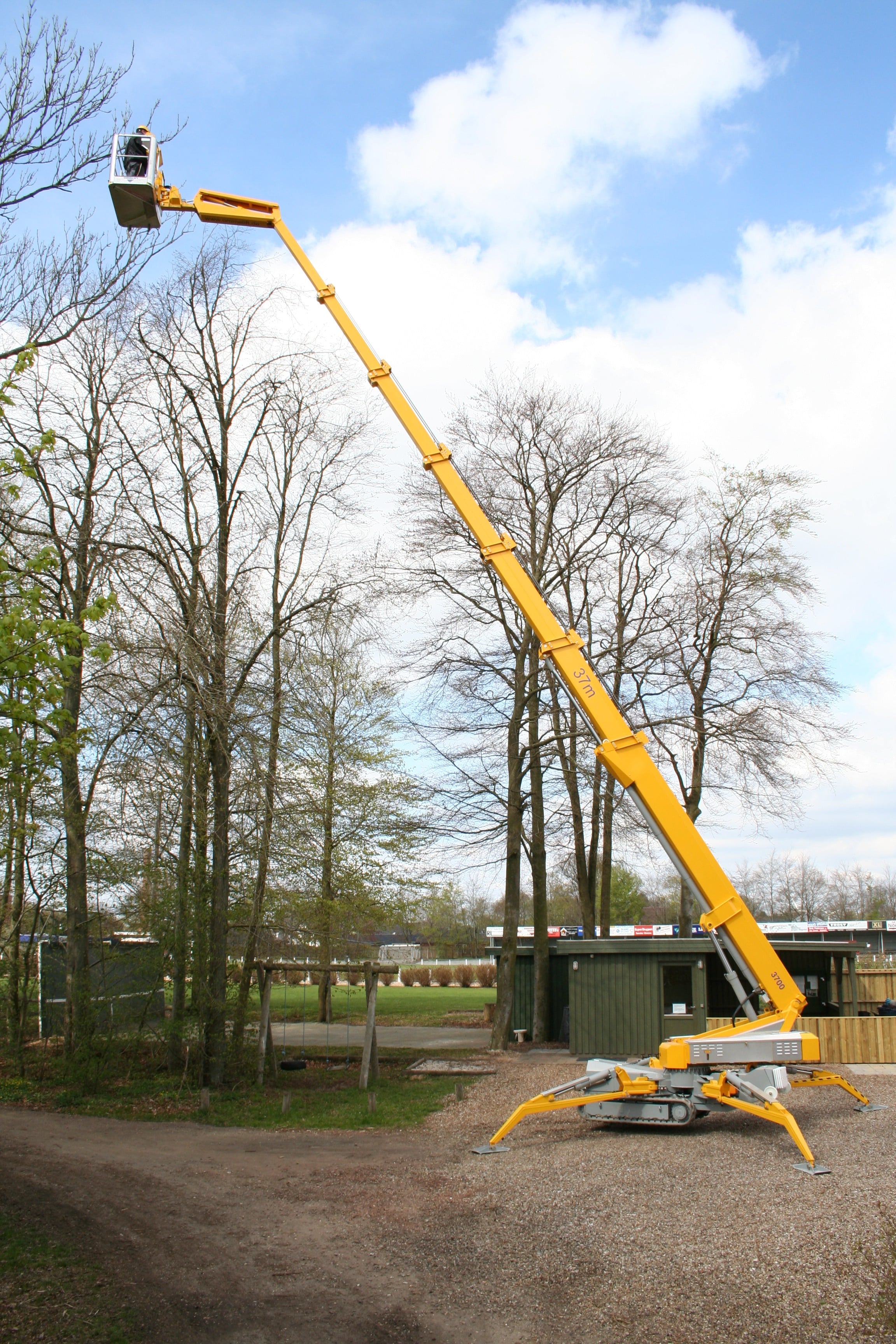 OMMELIFT Omme 3700RBDJ Specs & Dimensions (2010 - 2017) | Crawler ...