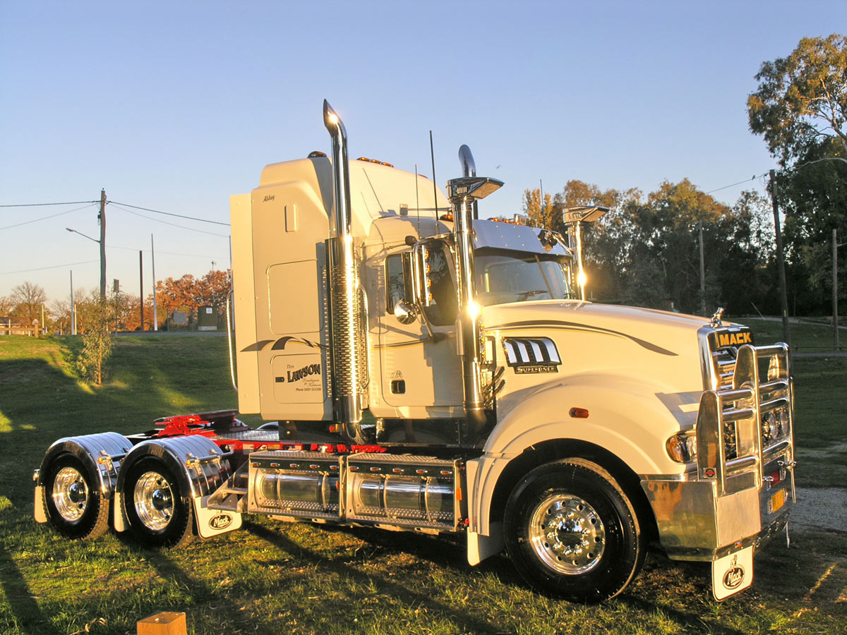 Mack Super-Liner FUSION CAB ECE29 ISX 525 6x4 (2008 - 2025) Truck Specs ...
