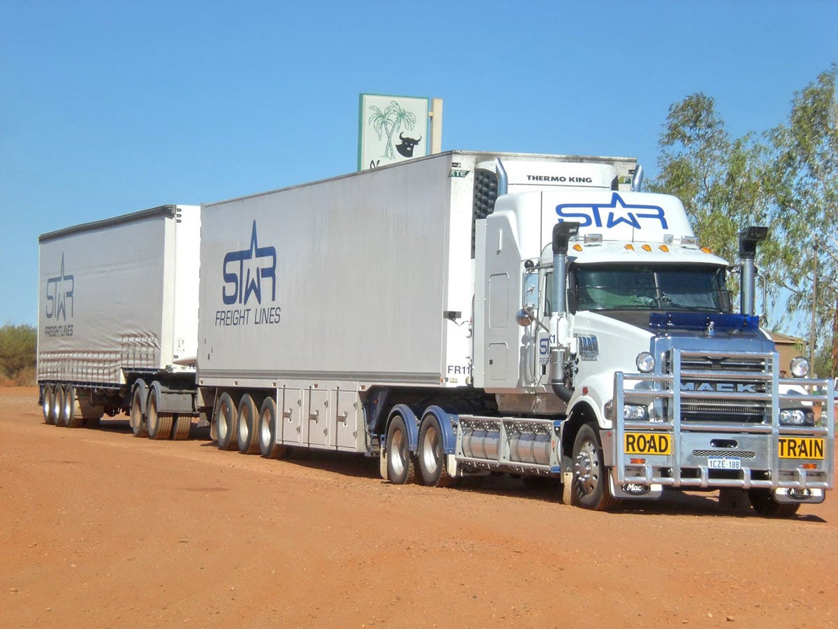 Mack SuperLiner RWL712L CA494 ETAZ673A 4x2 (1977 - 1993) Truck Specs ...