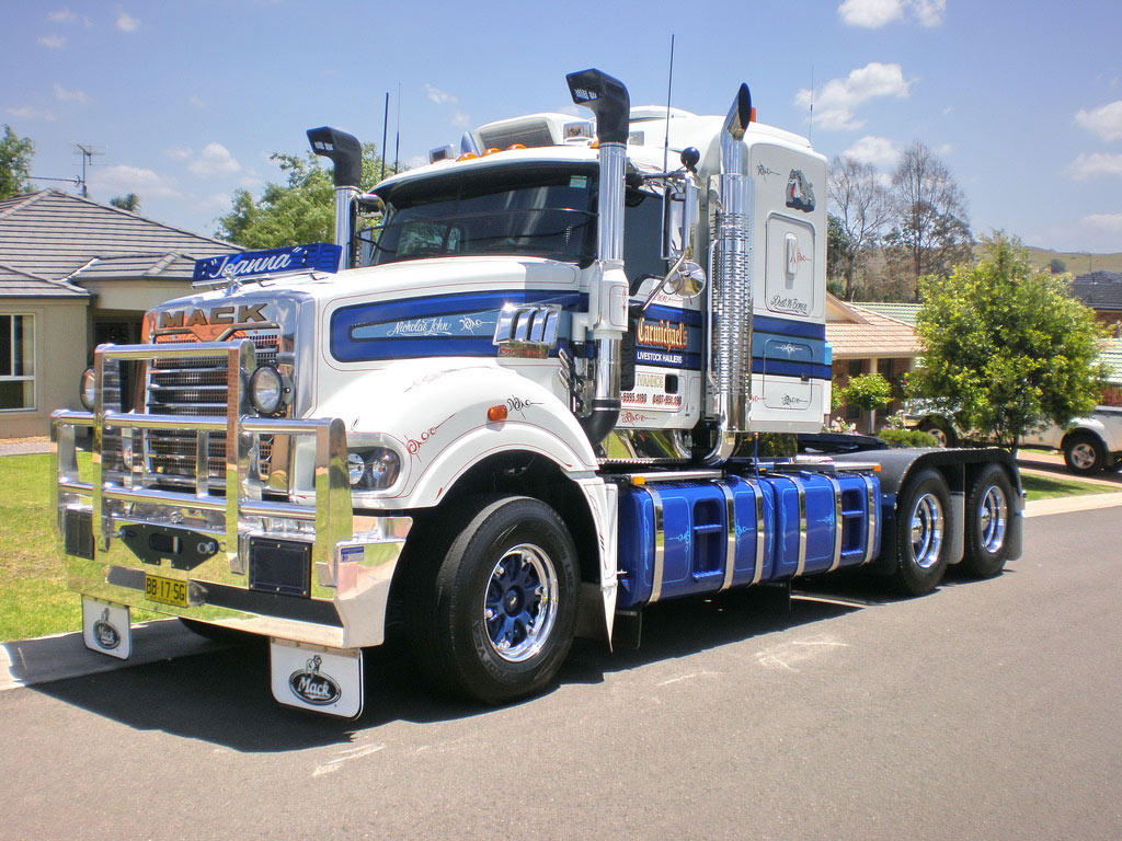 Mack SuperLiner RWS712L CA494 ETAZ673A 4x2 (1977 - 1993) Truck Specs ...