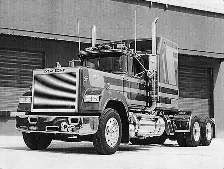 Mack SuperLiner RWS712L CA494 ETAZ673A 4x2 (1977 - 1993) Truck Specs ...