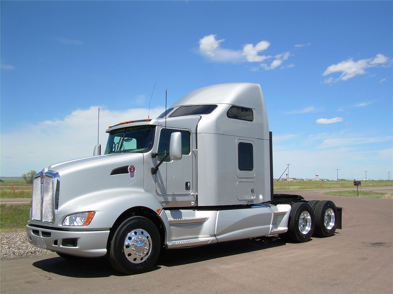 Kenworth T610 1400mm Aero roof MX 15 6x4 (2019 - 2025) Truck Specs & Dimensions | LECTURA Specs