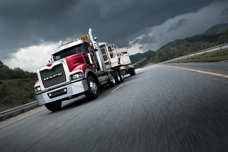 Mack TITAN 64" High-rise Sleeper Cab ISX 550 8x6 (2008 - 2025) Truck ...