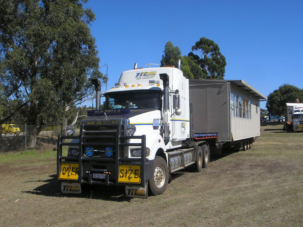 Mack TITAN Day Cab MP10 8x4 (2007 - 2016) Truck Specs & Dimensions ...