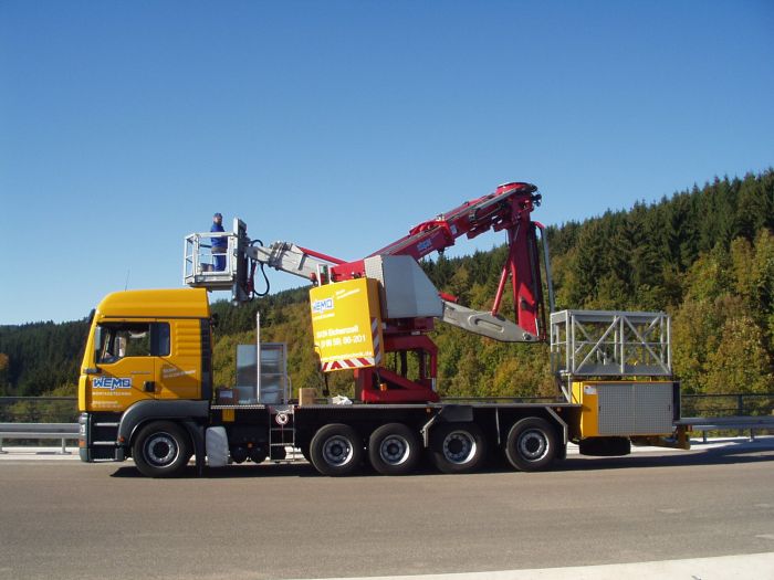 Moog MBL 1600 T Specs & Dimensions (2017 - 2025) | Trailer Mounted ...