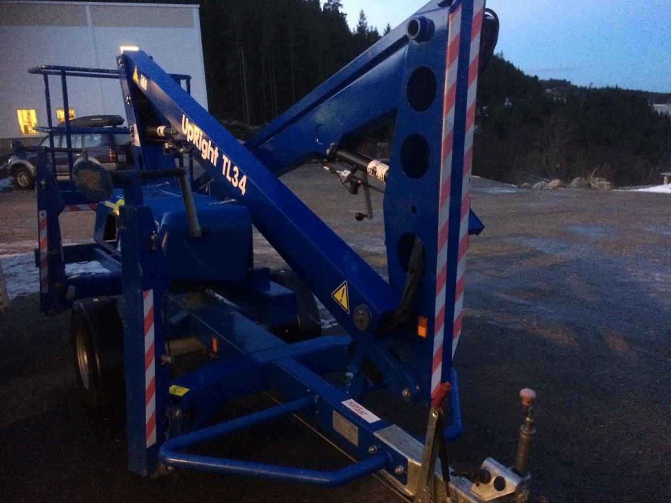 UpRight TL 34 Specs (2010 - 2010) | Truck Mounted Articulating Boom ...